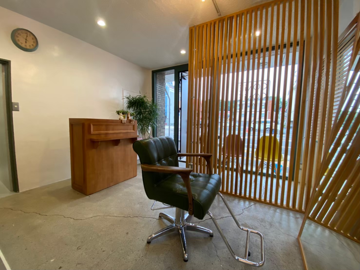 COME COME HAIR様 | 宮崎市・福岡市で内装工事をお考えの方は「株式会社アルファ」へ | テナント 各種対応工事